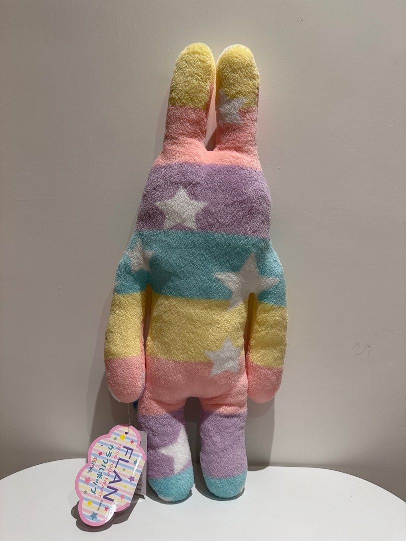 [全新日版] Craftholic奸夫Rab兔兔公仔(50cm)～彩虹色橫間星星圖案兔仔～Amufun Flan, 興趣及遊戲, 玩具 ...