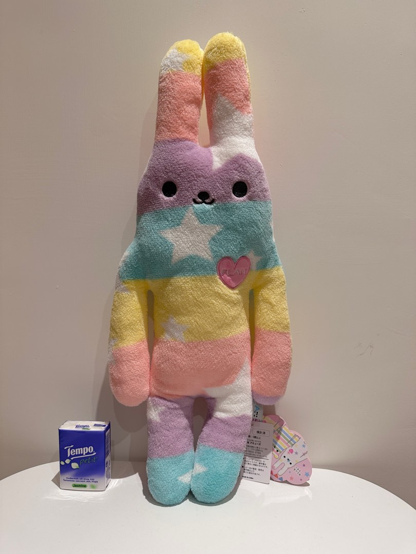 [全新日版] Craftholic奸夫Rab兔兔公仔(50cm)～彩虹色橫間星星圖案兔仔～Amufun Flan, 興趣及遊戲, 玩具 & 遊戲類 - Carousell