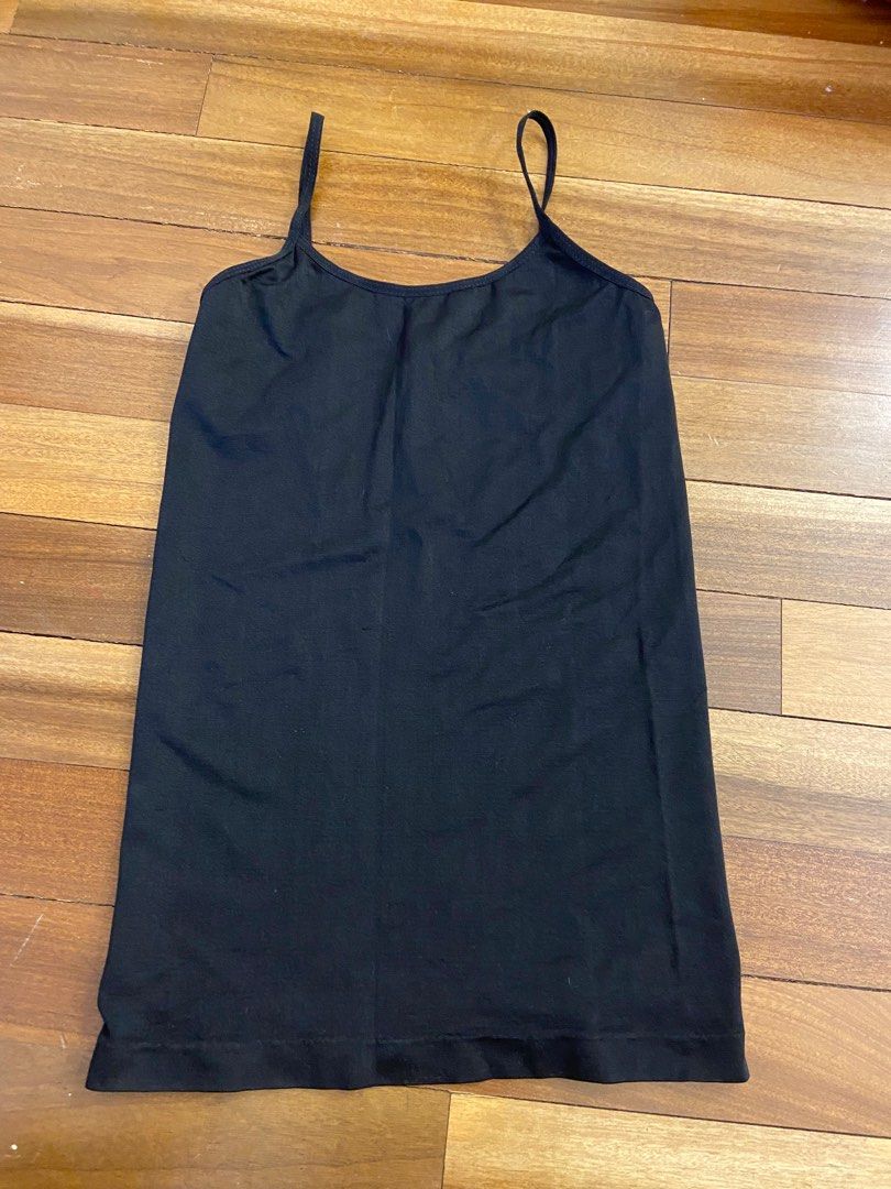 Black singlet (skims like), Women's Fashion, Tops, Sleeveless on Carousell