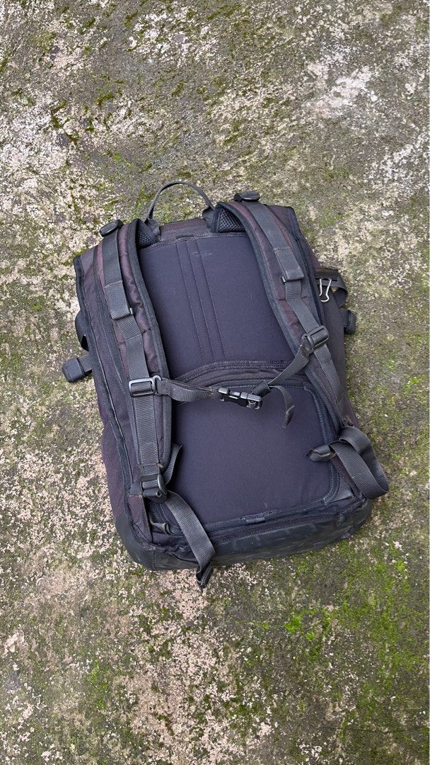 Breakaway Backpack 27L from Life Behind Bars Jakarta, Fesyen Pria, Tas ...