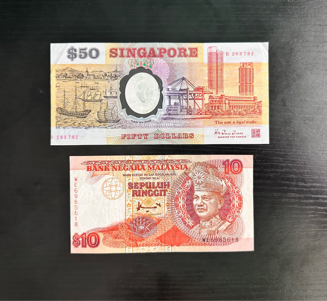 JJ110 - 2x Shifting Error Notes, Hobbies & Toys, Memorabilia ...