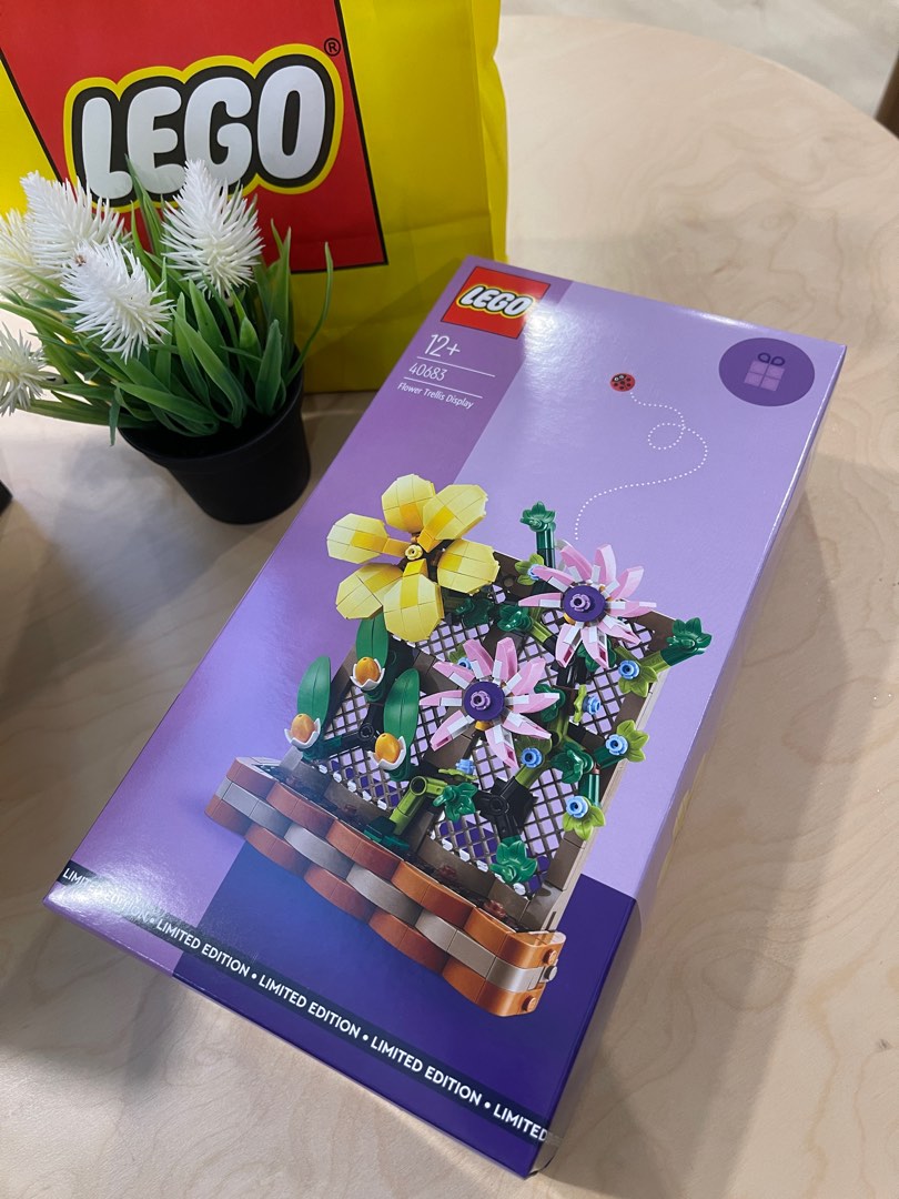 Lego Flower Trellis Display (40683), Hobbies & Toys, Toys & Games on ...