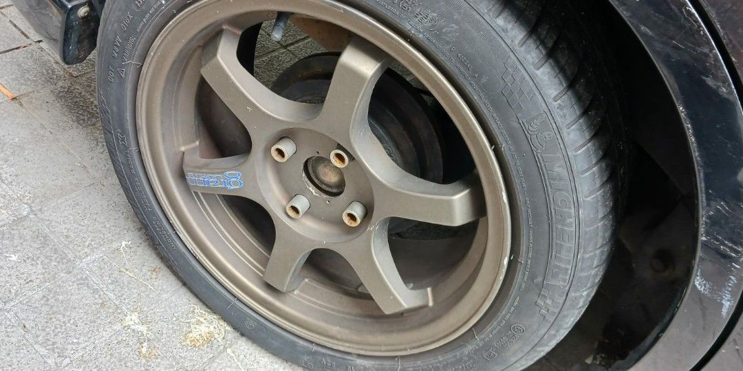 Momo 95%new steeling wheel replacement 軚盤 軚環, 汽車配件, 改裝、內外零件 - Carousell