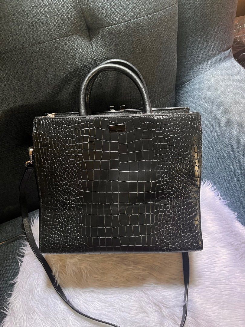 Original Rouge & Lounge Structured Bag Looks New, Luxury, Bags ...