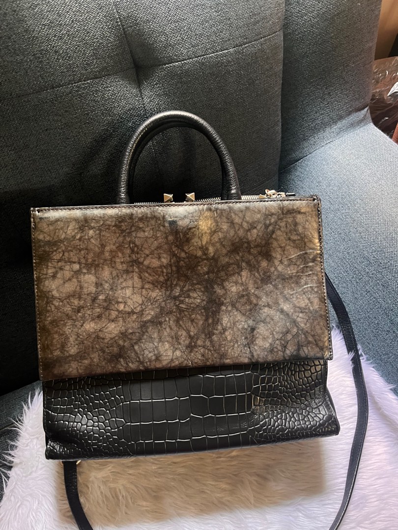 Original Rouge & Lounge Structured Bag Looks New, Luxury, Bags ...