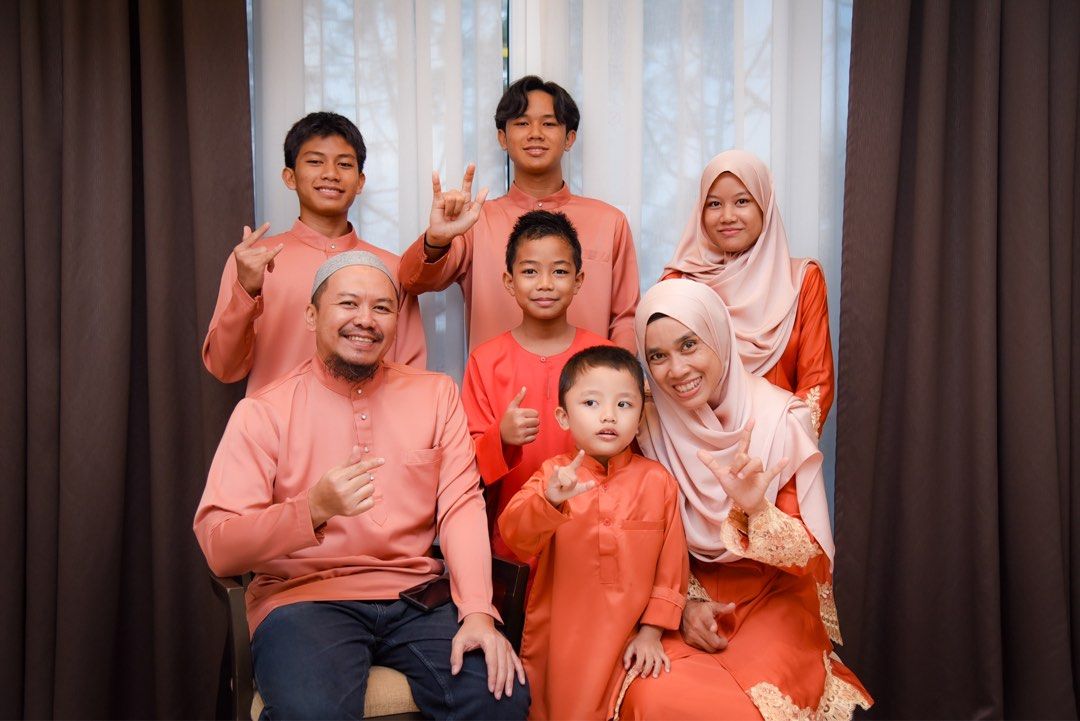 Photoshoot Raya 2024, Photography, Cameras on Carousell