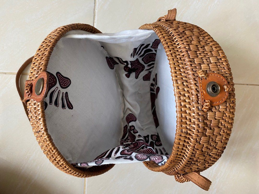 Rattan bag/Tas Rotan, Fesyen Wanita, Tas & Dompet di Carousell