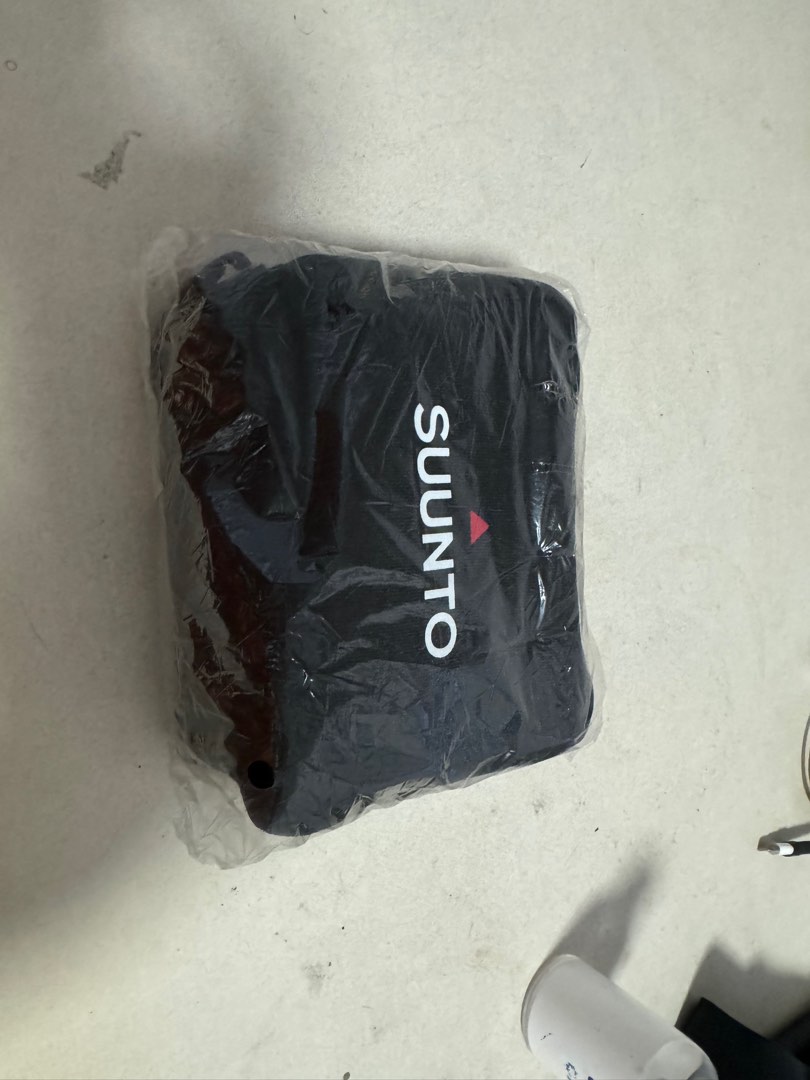 SUUNTO Dive Computer Storage Pouch, Sports Equipment, Other Sports ...