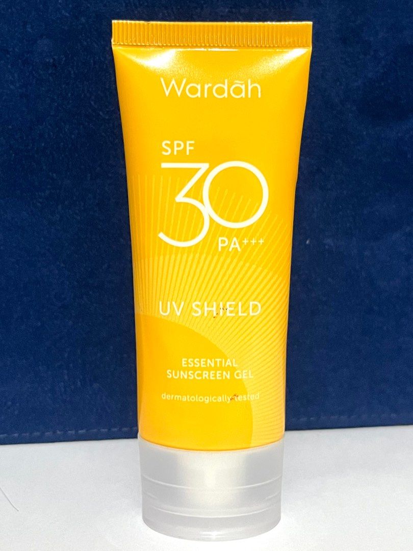 Wardah SPF 30 PA+++ UV Shield Sunscreen, Kesehatan & Kecantikan, Kulit ...