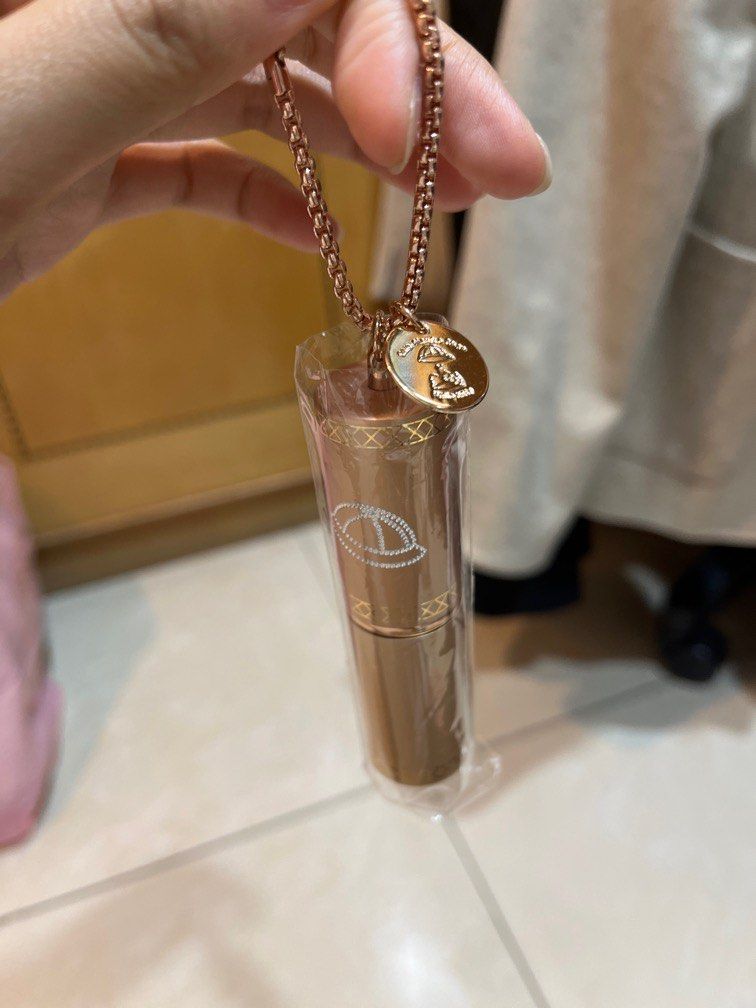 櫻桃小丸子xHello Kitty 首次聯名系列 蜜粉刷-玫瑰金, 香水、美妝、保養, 臉部彩妝、保養與清潔, 化妝品在旋轉拍賣