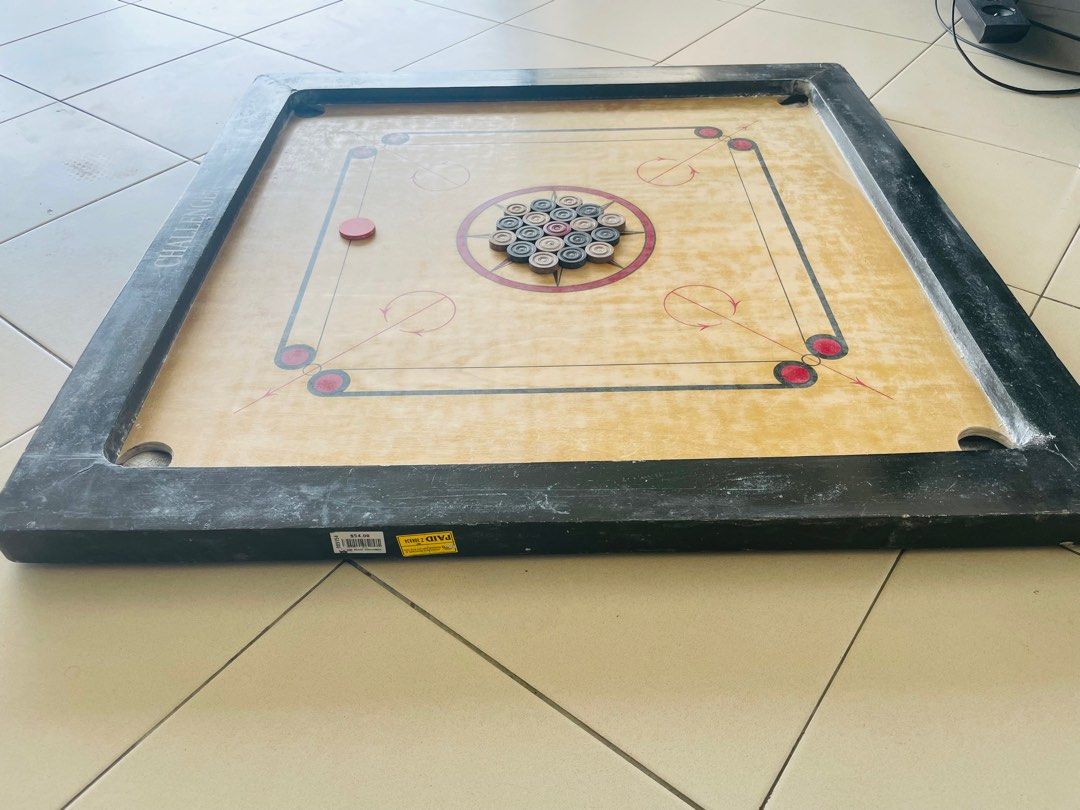 Carom board, Hobbies & Toys, Toys & Games on Carousell