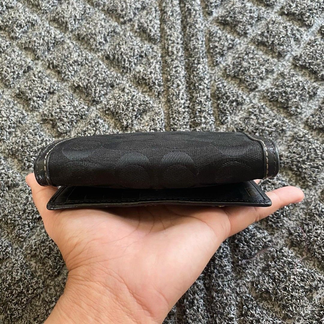 Coach Signature Compact Wallet Original, Fesyen Pria, Tas & Dompet ...