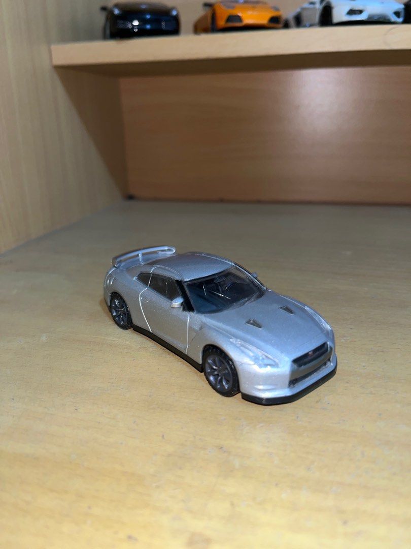 Diecast GTR R35 SILVER, Toys & Collectibles, Mainan di Carousell
