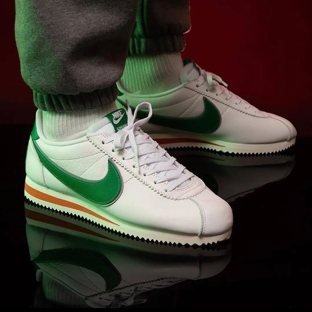 NIKE CORTEZ STRANGER THINGS, Fesyen Pria, Sepatu , Sneakers di Carousell