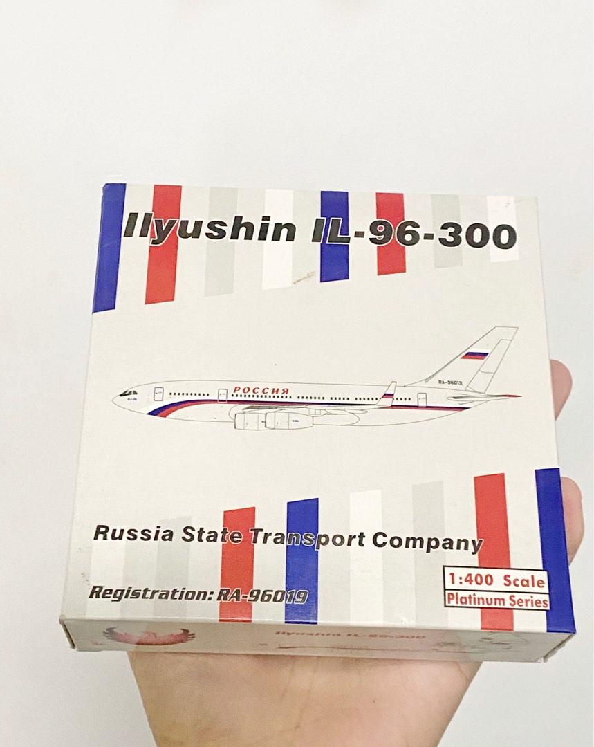Phoenix Models Ilyushin Il-96-300 (1:400), Hobbies & Toys, Toys & Games ...