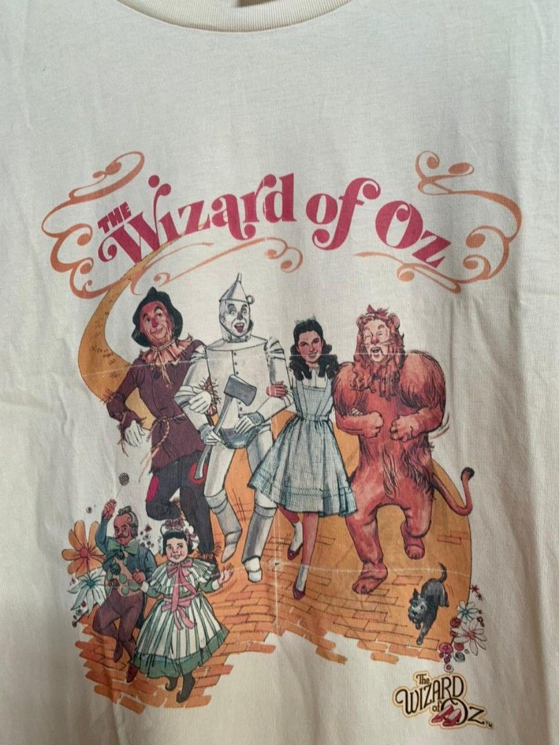 The Wizard of Oz Official Merch, Fesyen Pria, Pakaian , Atasan di Carousell