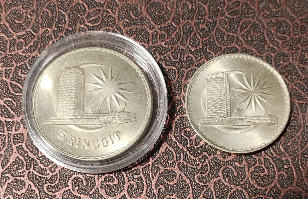 1971 Malaysia RM5 Parliament House coin with free gift, Hobbies & Toys ...
