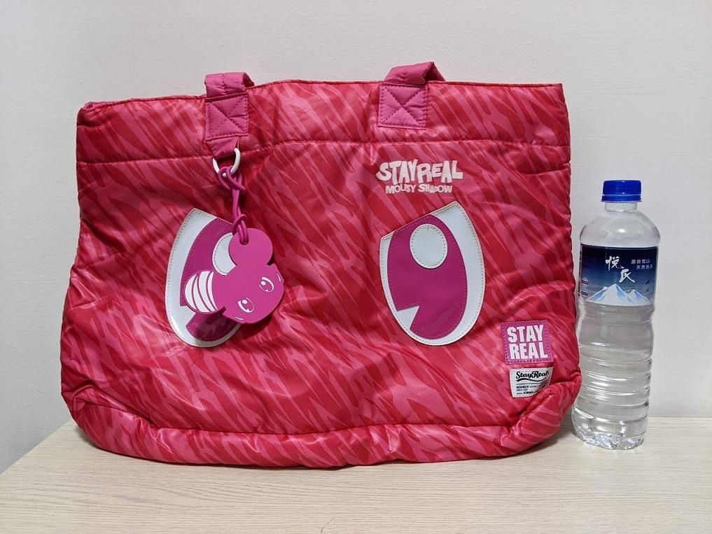 正版 StayReal 小鼠閃電太空包 粉色 絕版, 她的時尚, 包包、錢包, 肩背、側背包在旋轉拍賣