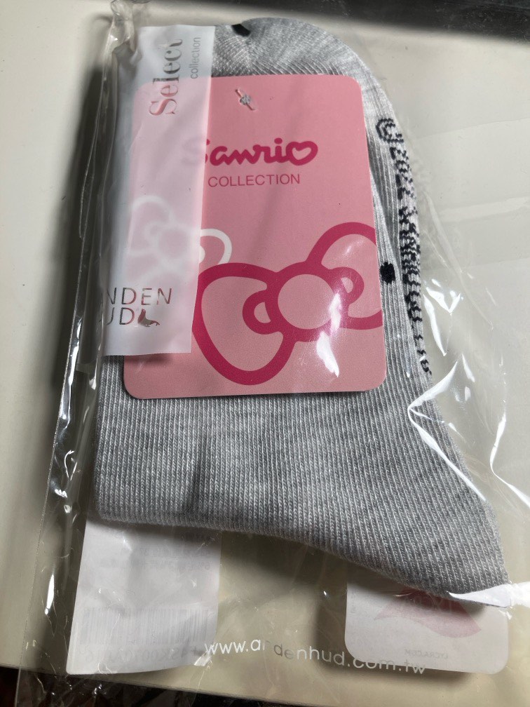 ANDEN HUD 三麗鷗 hello kitty 襪子, 她的時尚, 鞋類, 鞋墊、鞋類周邊在旋轉拍賣
