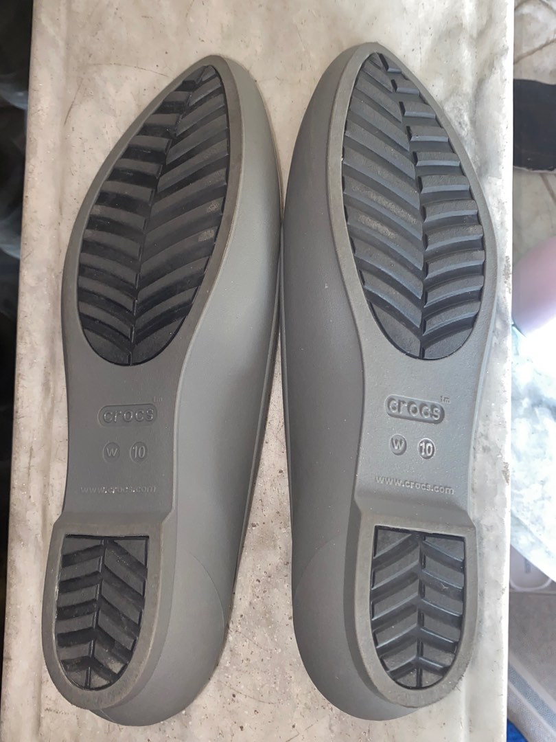 Crocs original flats, Women's Fashion, Footwear, Flats & Sandals on ...