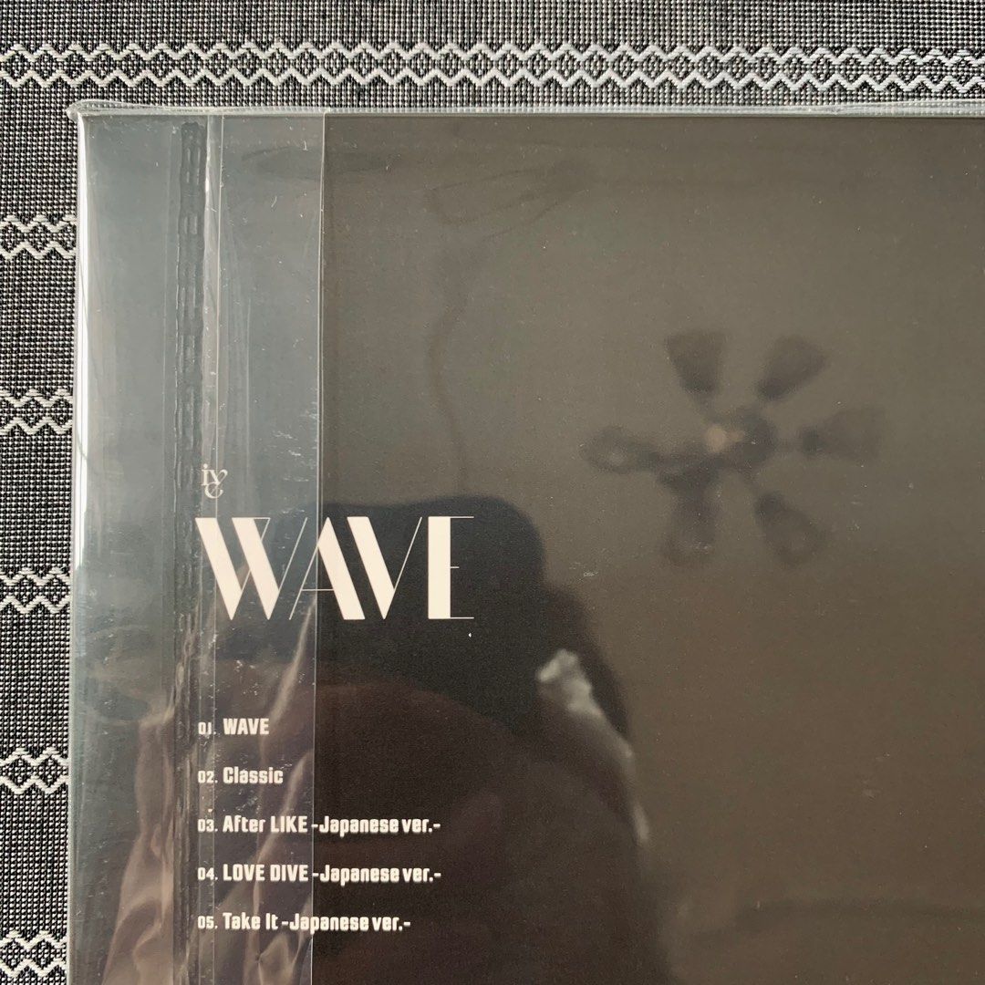 IVE - Wave [Limited Edition / Type C] CD + Photobook, Hobbies & Toys ...
