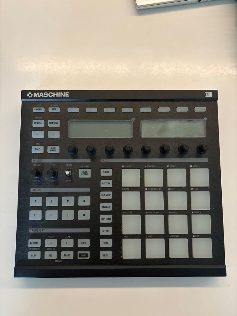 Native Instruments Maschine MK1, Hobbies & Toys, Music & Media, Musical ...