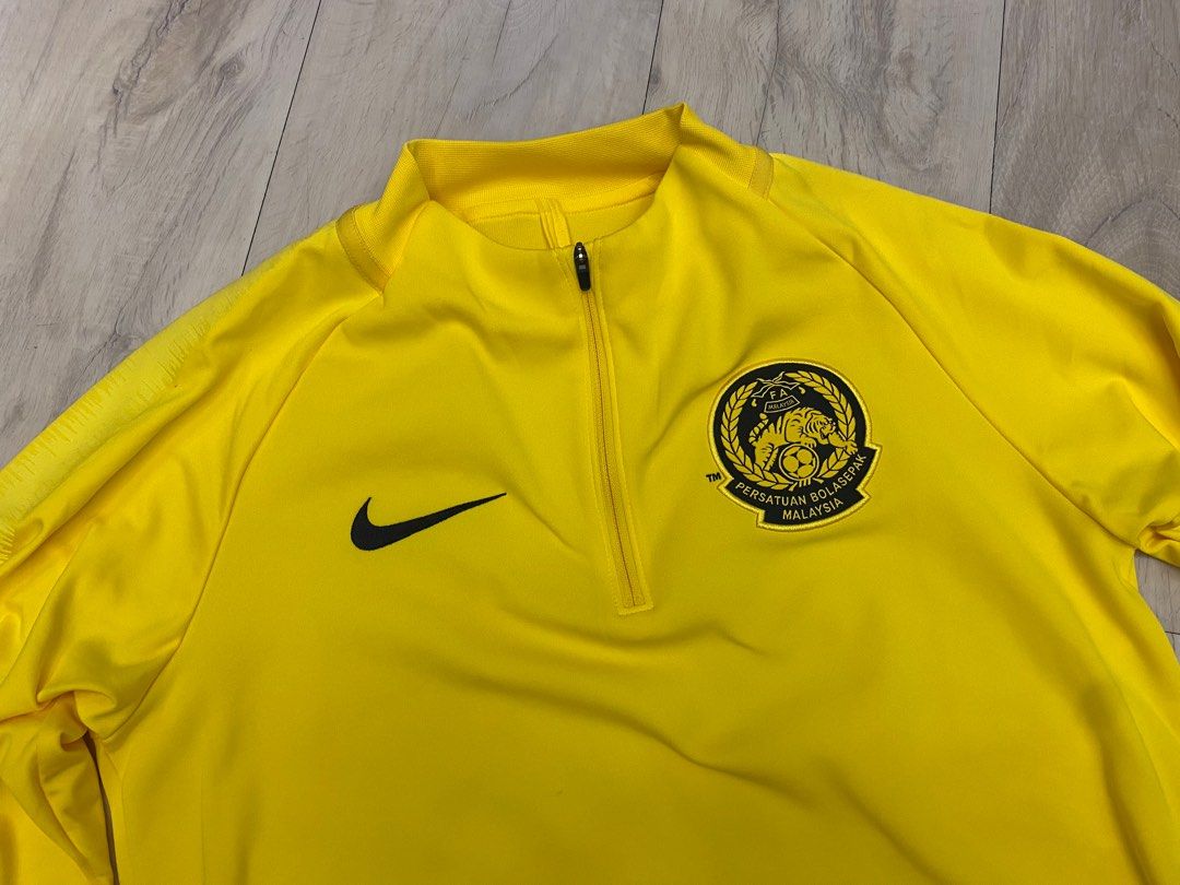 Nike FAM Malaysia Jacket, Men's Fashion, Activewear on Carousell