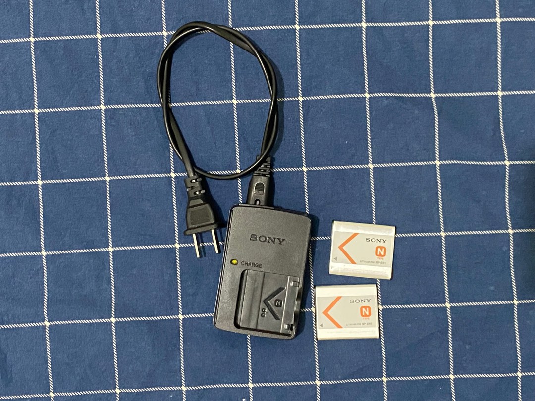 Sony Battery Charger w/ 2 N Type Batteries (NP-BN1) for Compatible Sony ...