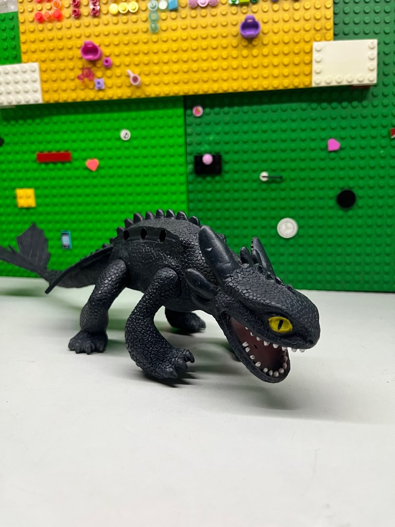 Toothless how to train your dragon figure, Hobbies & Toys, Toys & Games ...