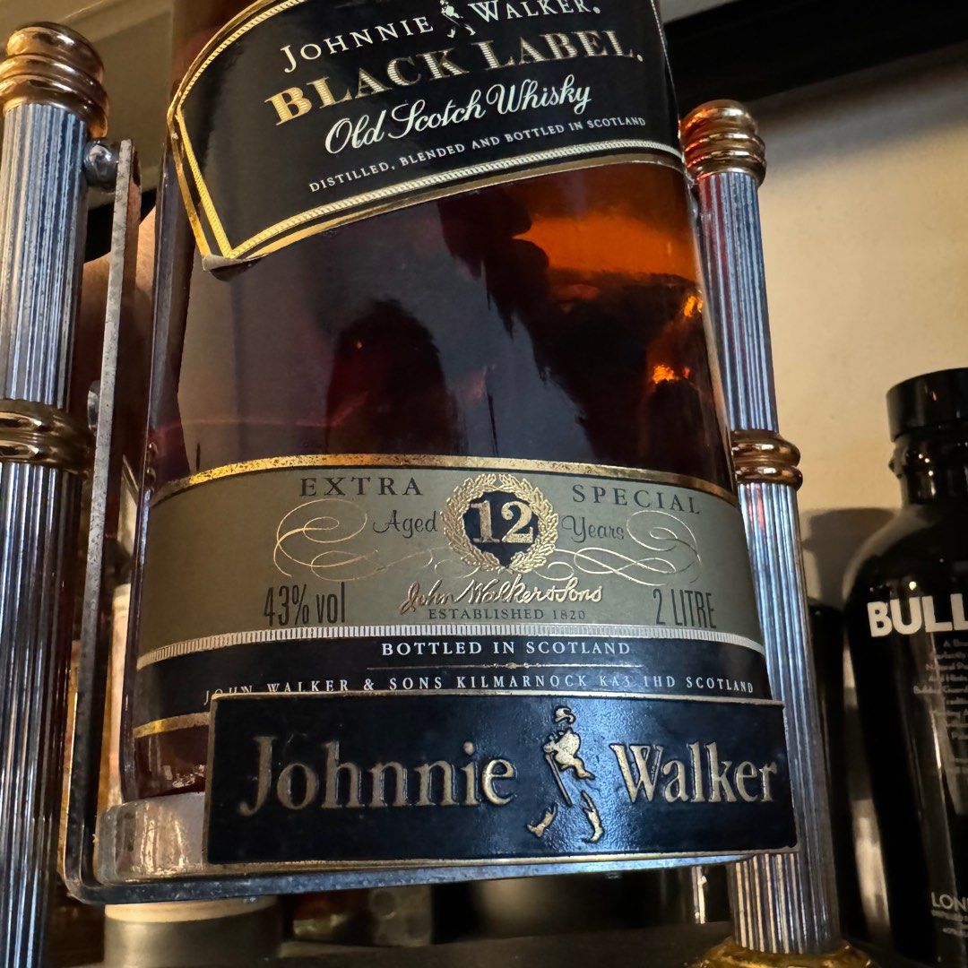 2L Johnnie Walker Extra Special Series Black Label on a Swing, Hobbies ...