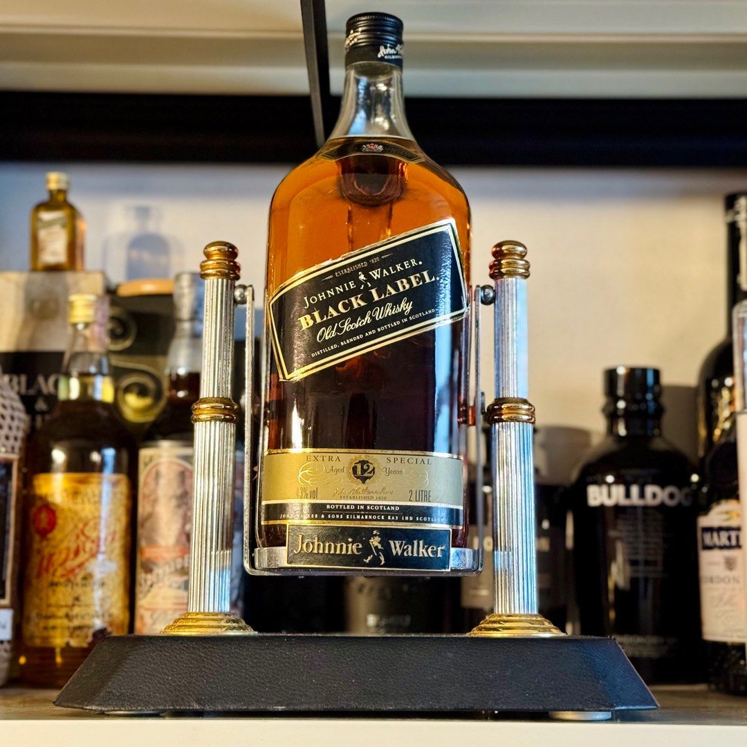 2L Johnnie Walker Extra Special Series Black Label on a Swing, Hobbies ...