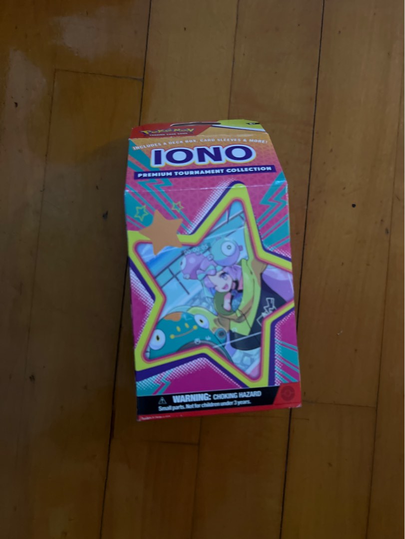 現貨 美版 寵物小精靈 寶可夢 ptcg Iono Premium Tournament Collection 奇樹進階賽事禮盒 奇樹 牛奶盒 ...