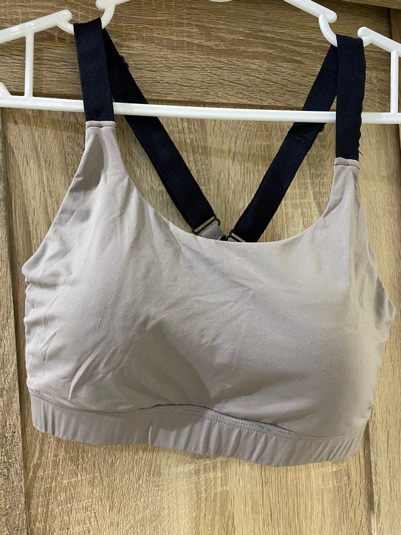 全新 Anden Hud 中度支撐運動內衣, 她的時尚, 休閒運動服飾在旋轉拍賣