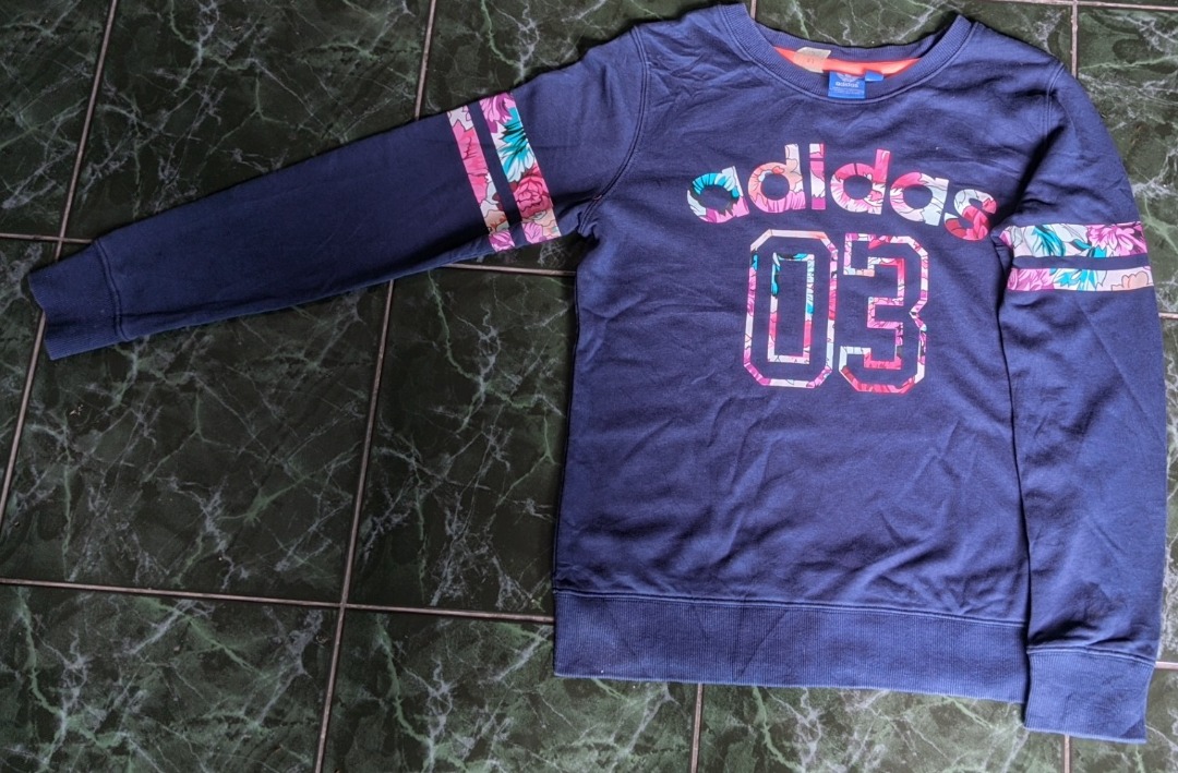Adidas 03 CN Navy Flower, Fesyen Wanita, Pakaian Wanita, Atasan di ...
