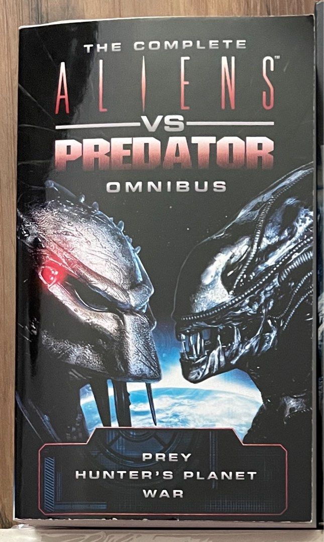 Aliens bs Predator Omnibus 3 in 1, Hobbies & Toys, Books & Magazines ...