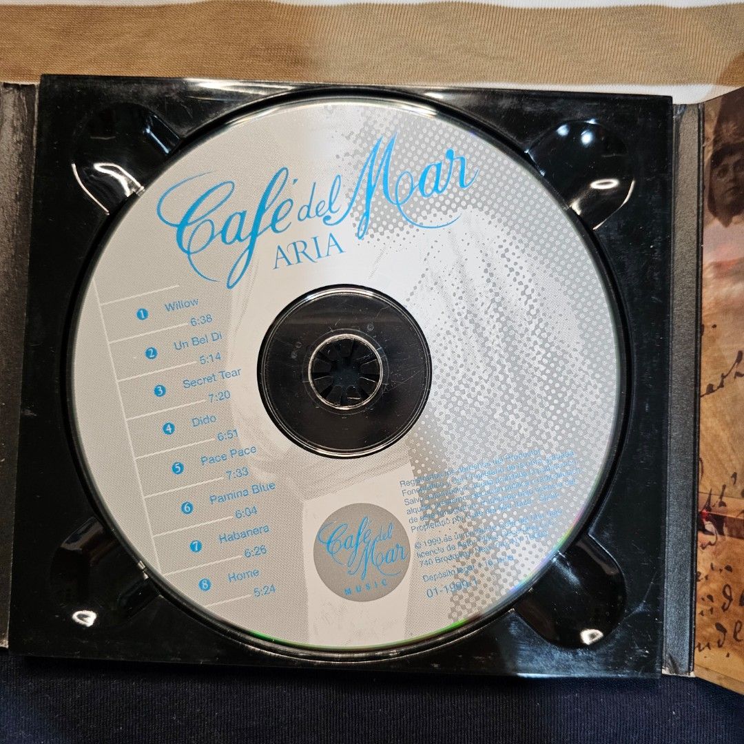 Cafe Del Mar - Aria - CD VG, Hobbies & Toys, Music & Media, CDs & DVDs ...