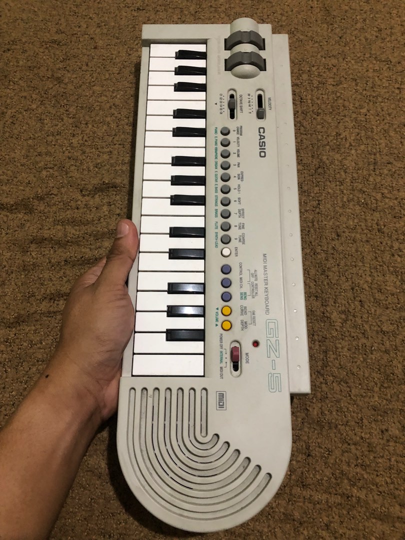 Casio GZ-5 Midi Master keyboard, Hobbies & Toys, Music & Media, Musical Instruments on Carousell