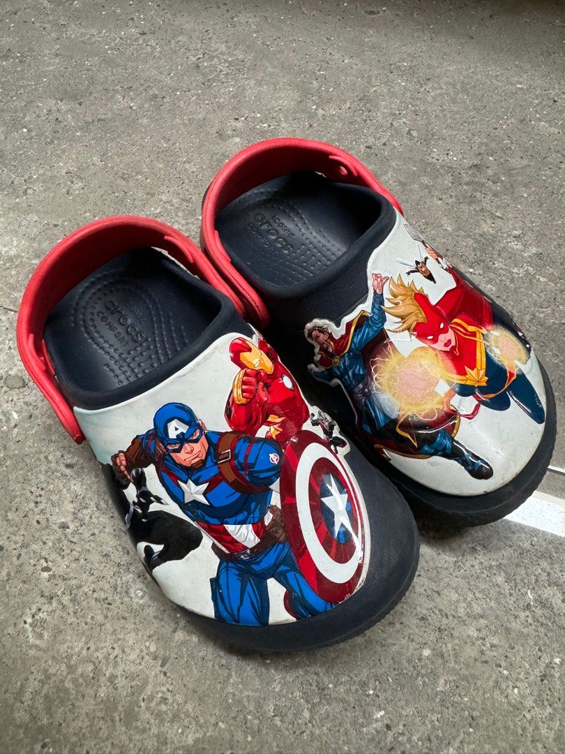 Crocs anak - the Avengers, Bayi & Anak, Baju Anak Laki-laki, 4 hingga 7 ...