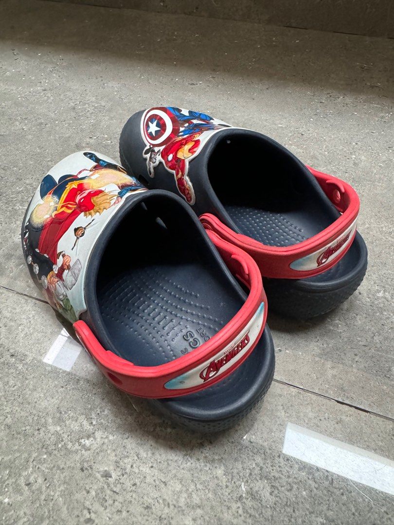 Crocs anak - the Avengers, Bayi & Anak, Baju Anak Laki-laki, 4 hingga 7 ...