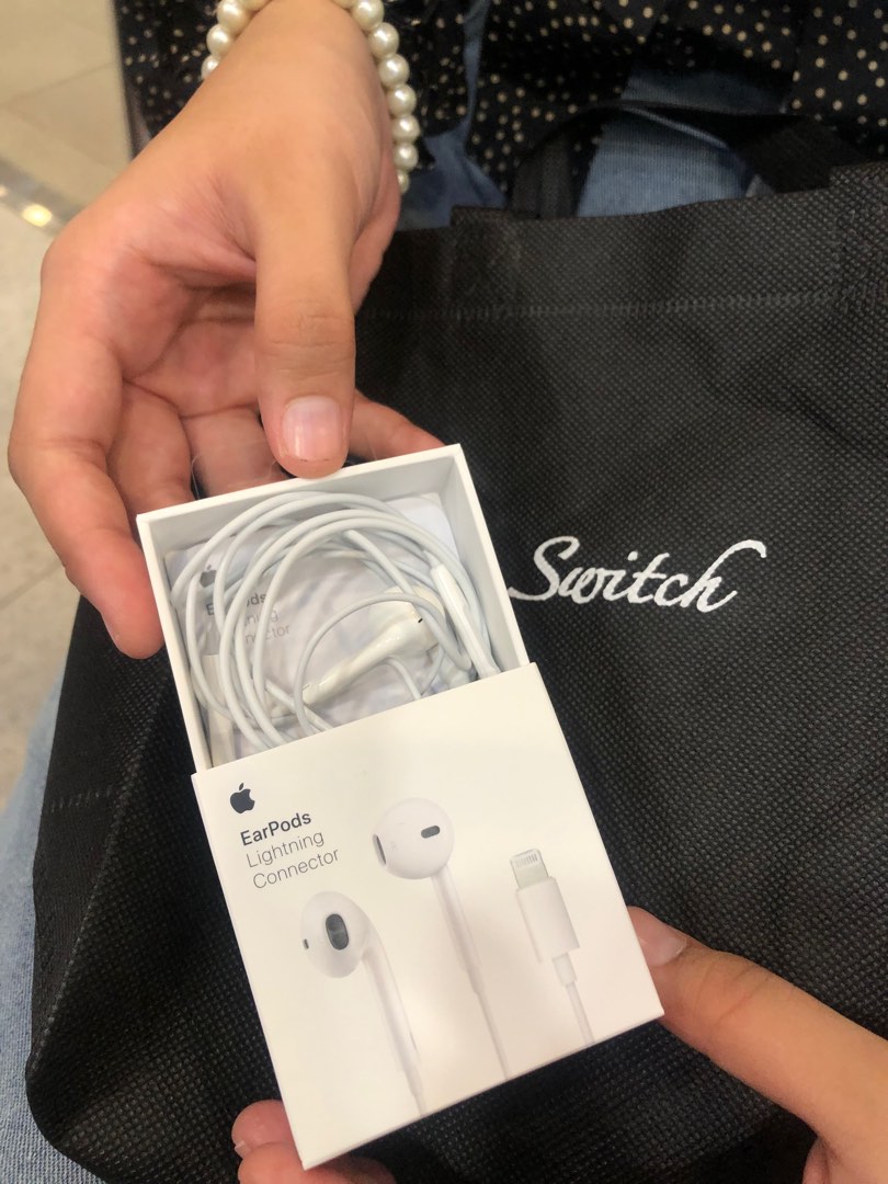 Earpod Lightning Connector, Audio, Earphones on Carousell