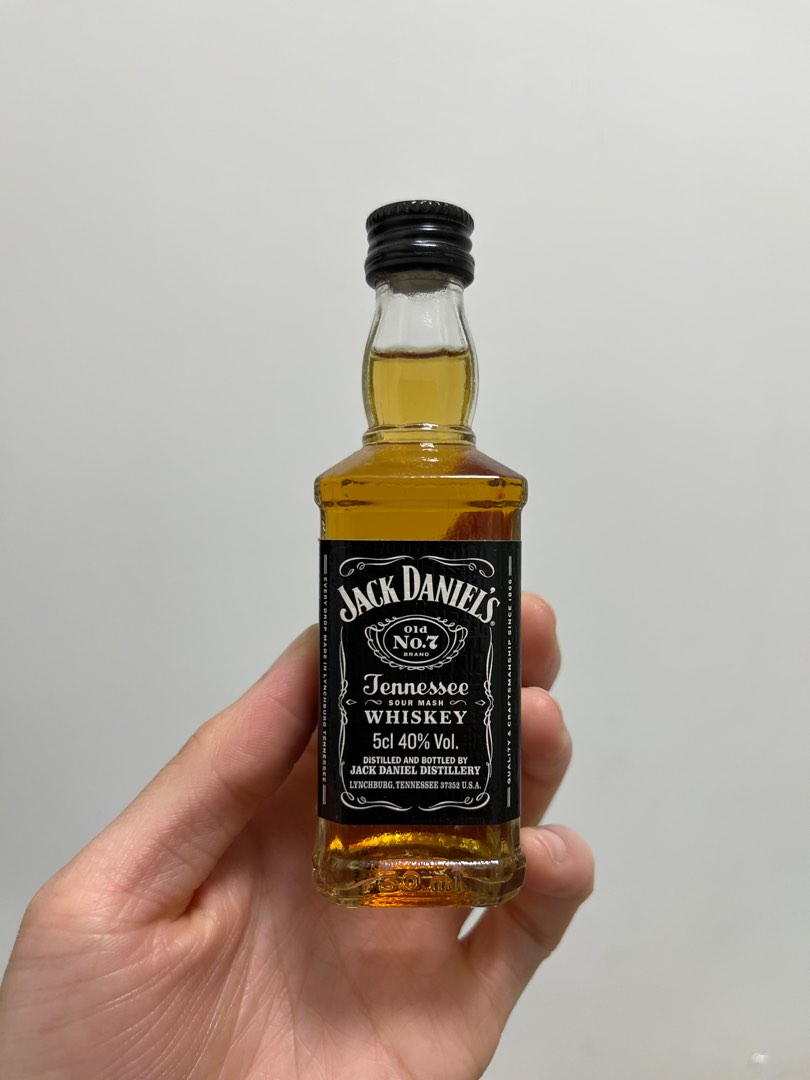 Jack Daniel's Miniature 50ml, 興趣及遊戲, 收藏品及紀念品, 古董收藏 - Carousell