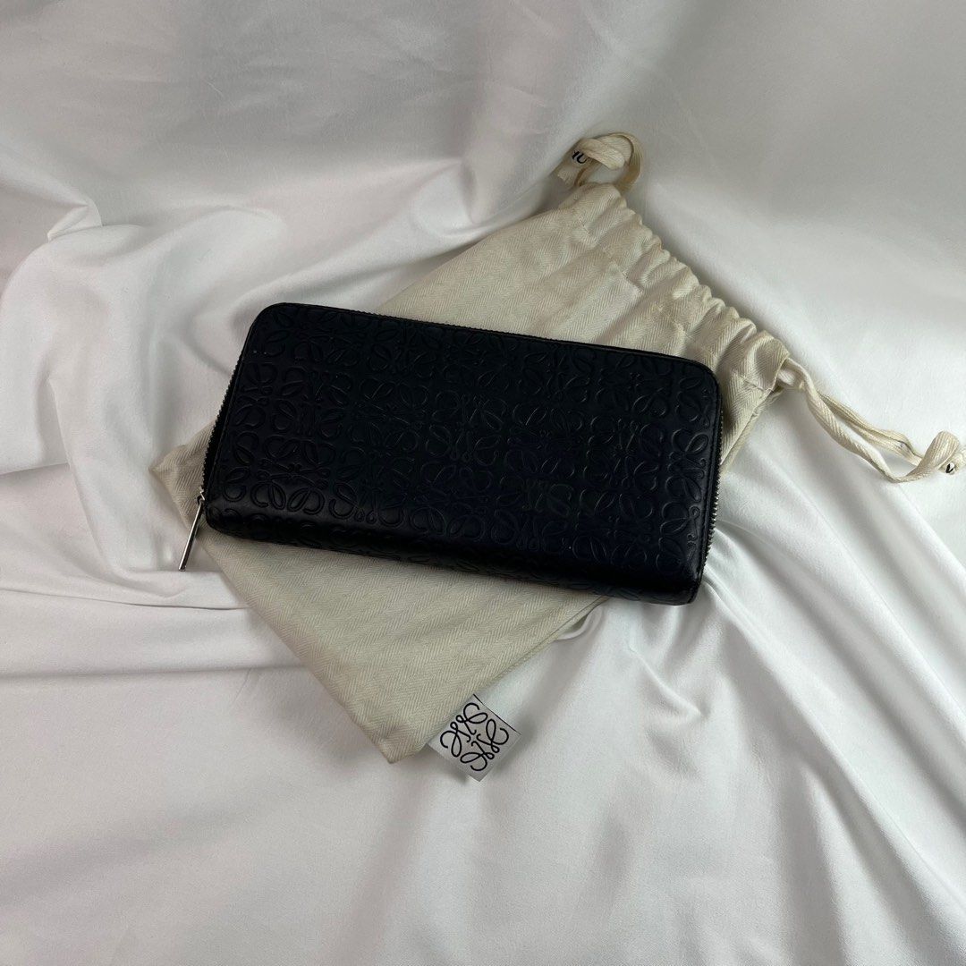 Loewe Monogram Longwallet, Barang Mewah, Tas & Dompet di Carousell