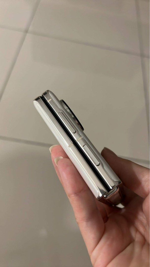 Oppo Find N3 Flip Cream Gold 256GB, Mobile Phones & Gadgets, Mobile ...