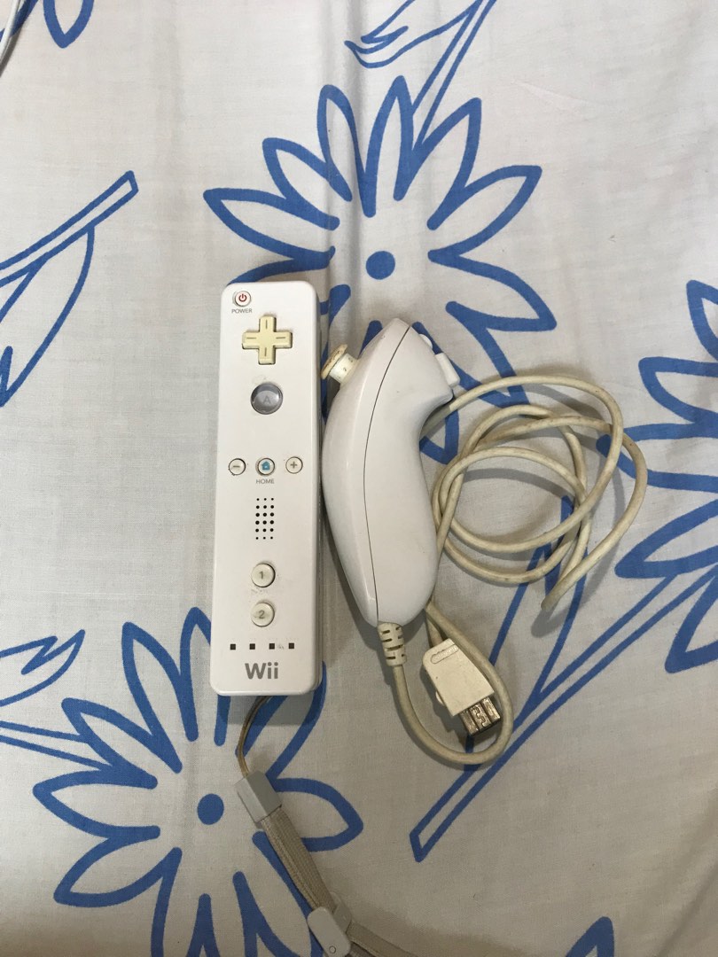 Original Nintendo Wii/Wii u Controller with Nunchuck, Video Gaming ...