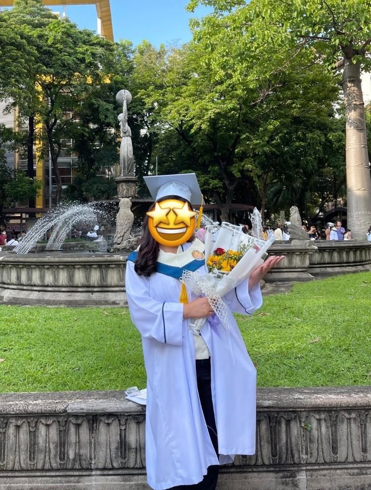 (AVAIL. DATES: JUNE 6, 7) UST SHS Graduation Toga (LARGE) FOR RENT ...