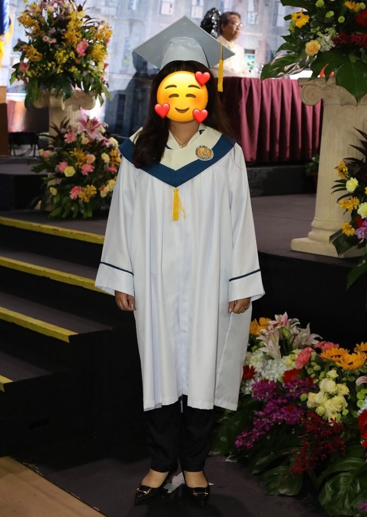 (AVAIL. DATES: JUNE 6, 7) UST SHS Graduation Toga (LARGE) FOR RENT ...