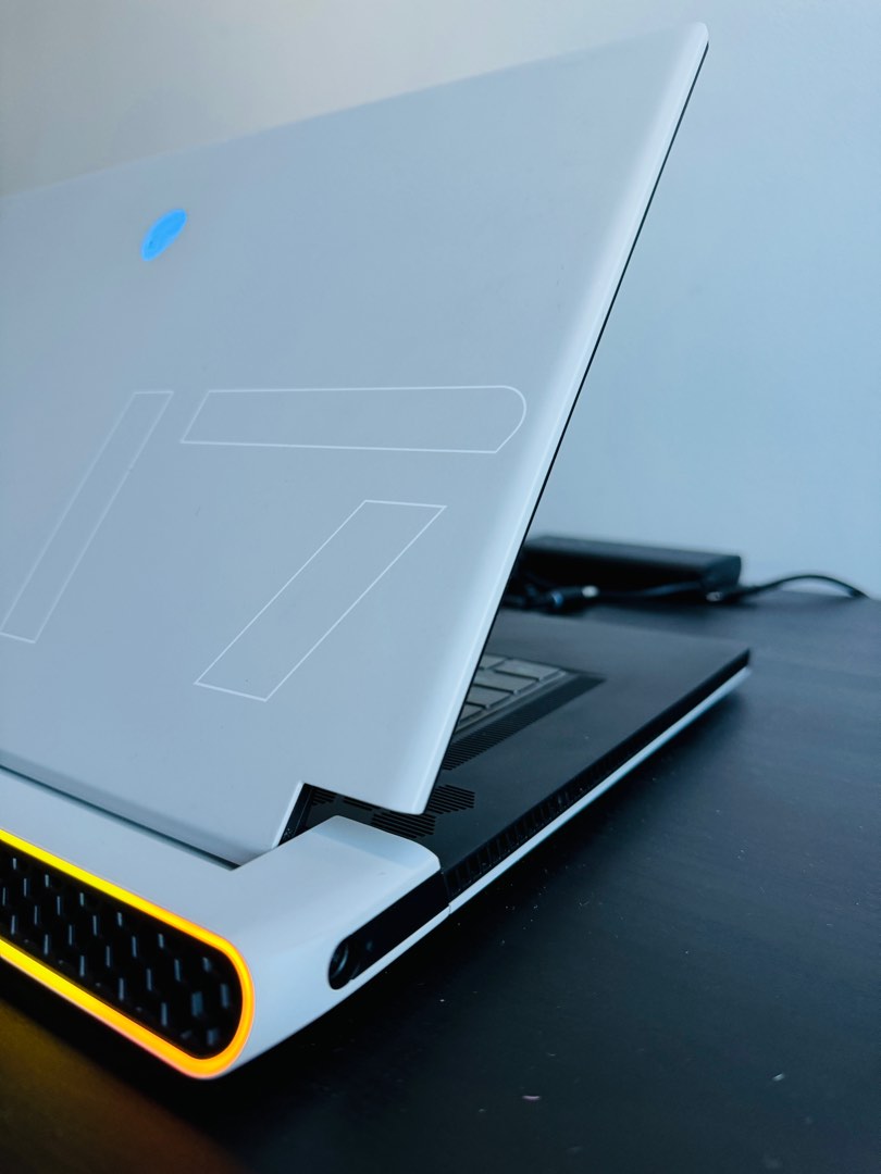 Dell Alienware x17 R2 UHD (4K HDR), Computers & Tech, Laptops ...