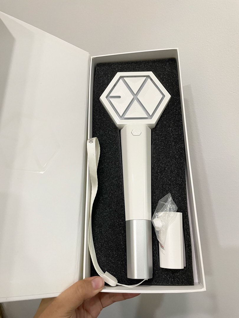 Exo official lightstick / eribong ver 2 v2, Hobbies & Toys, Memorabilia & Collectibles, K-Wave ...
