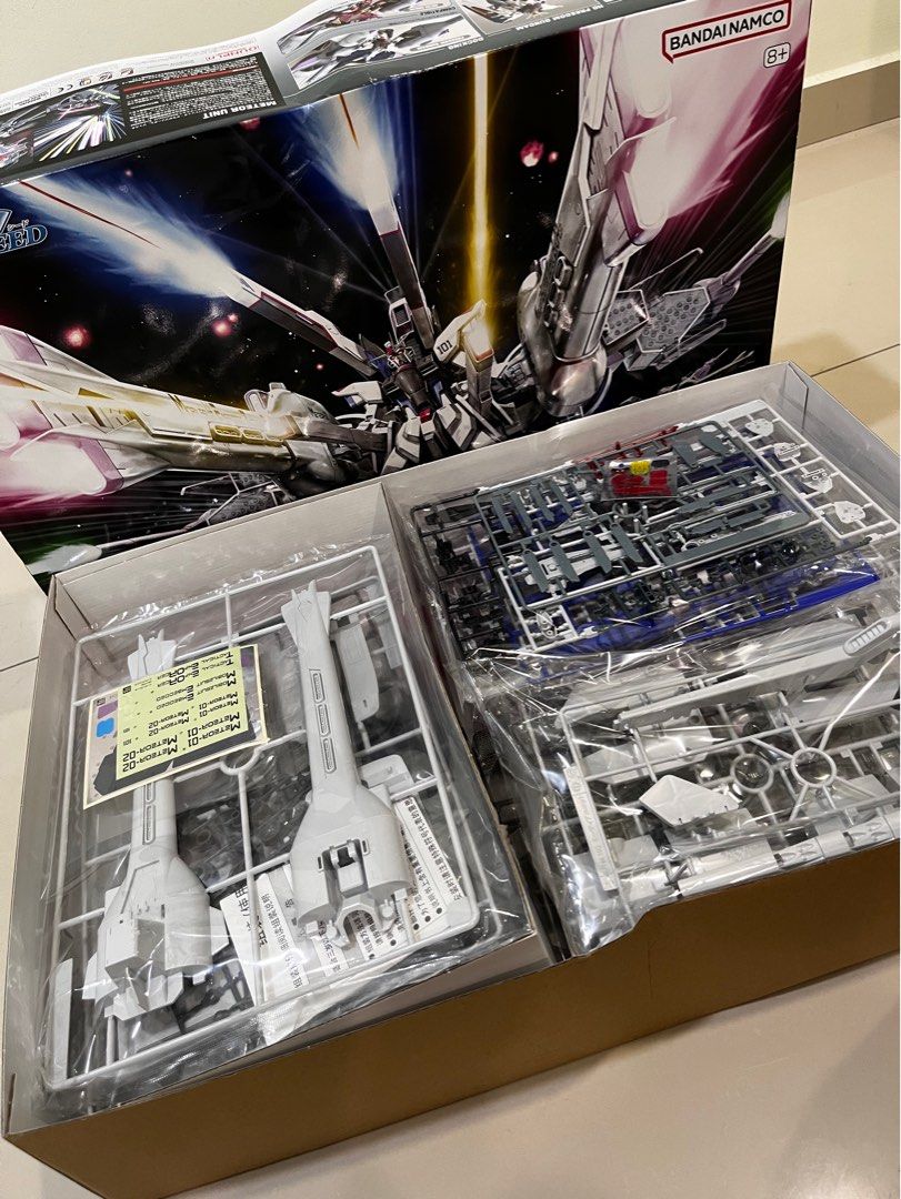HG Meteor Unit + Freedom Gundam, Hobbies & Toys, Toys & Games on Carousell