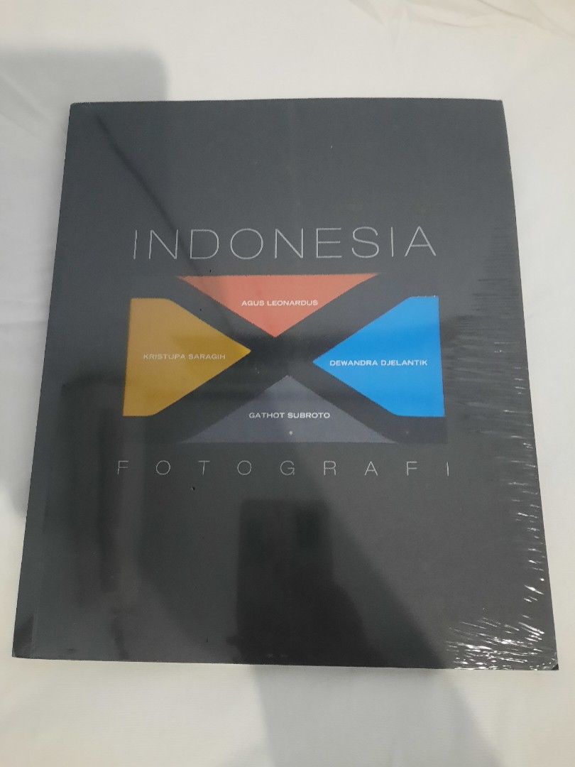 Indonesia Fotografi Majalah Photobook, Buku & Alat Tulis, Majalah & Lainnya di Carousell